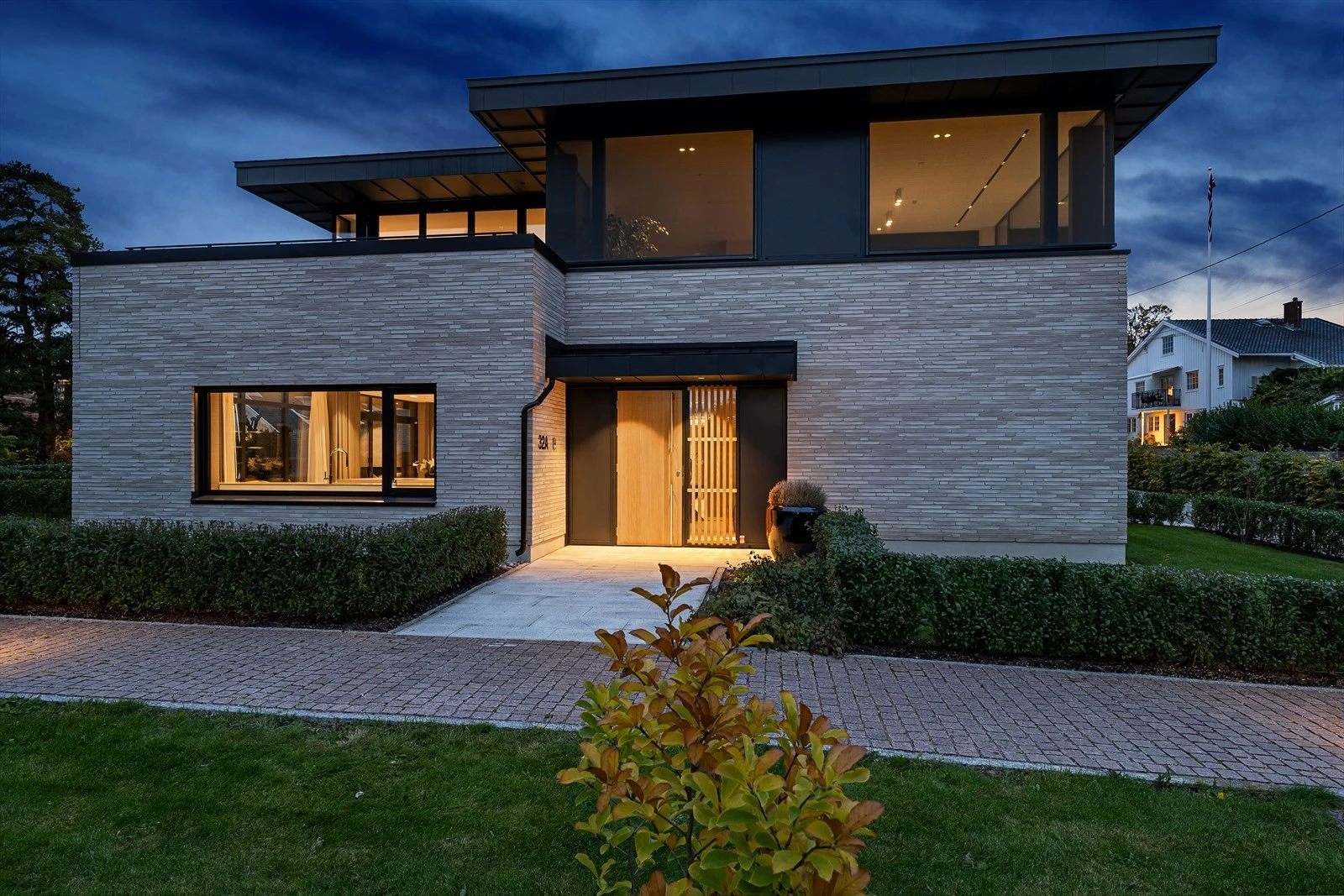 Svært lekker, påkostet leil med privat inngang på 172 m²|Vestvendt terrasse|Private hager|2 ...