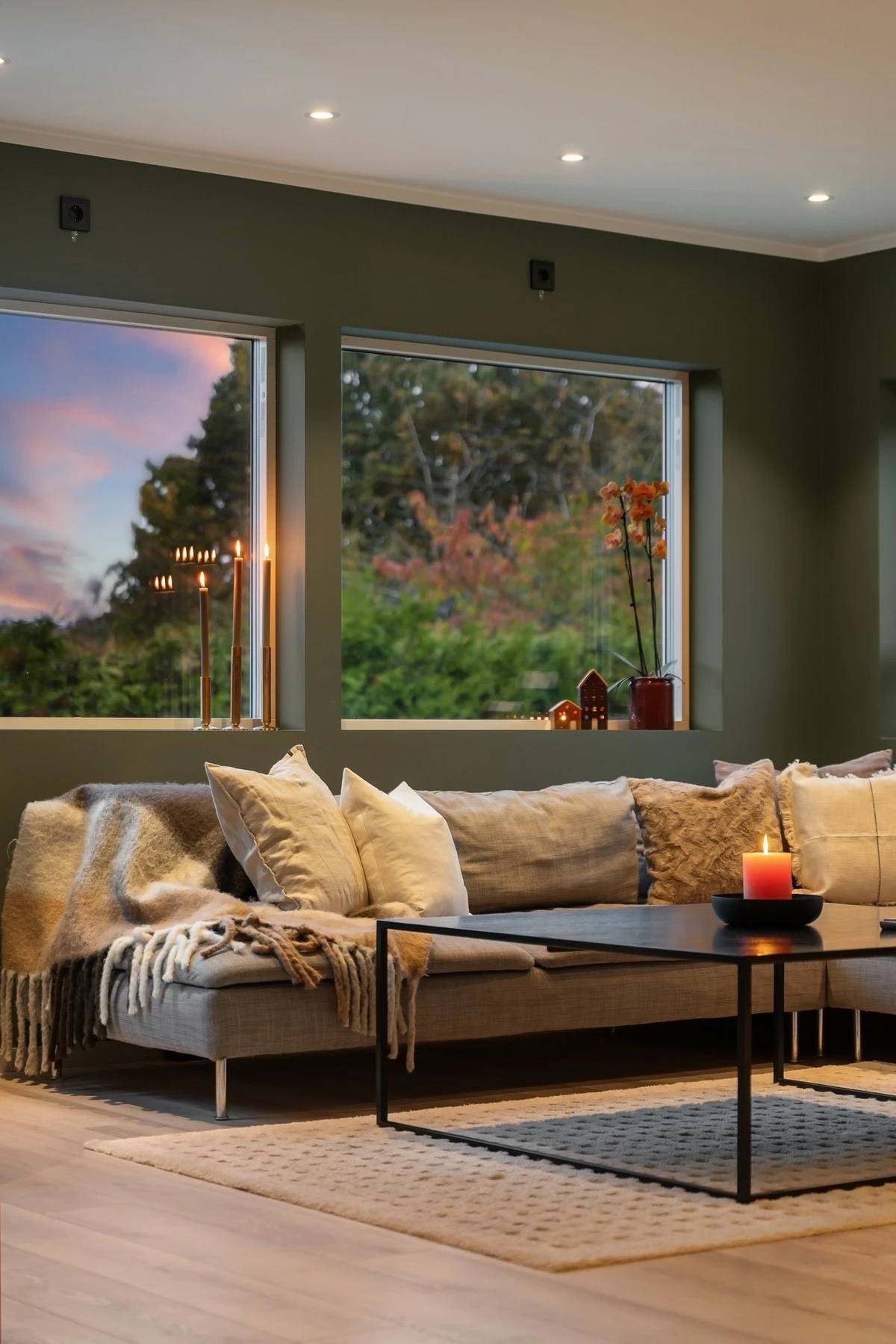 Oppusset og delikat enebolig m/integrert garasje | Pent opparbeidet ...