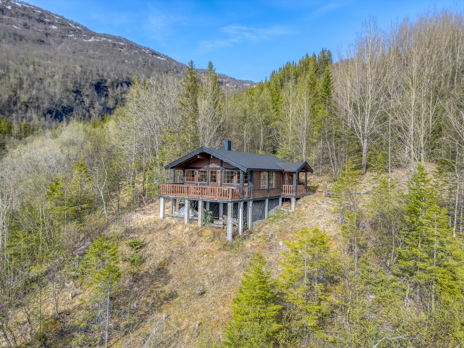 Fritidsbolig med naust, 2 soverom, strøm og helårsvann - Praktfull ...