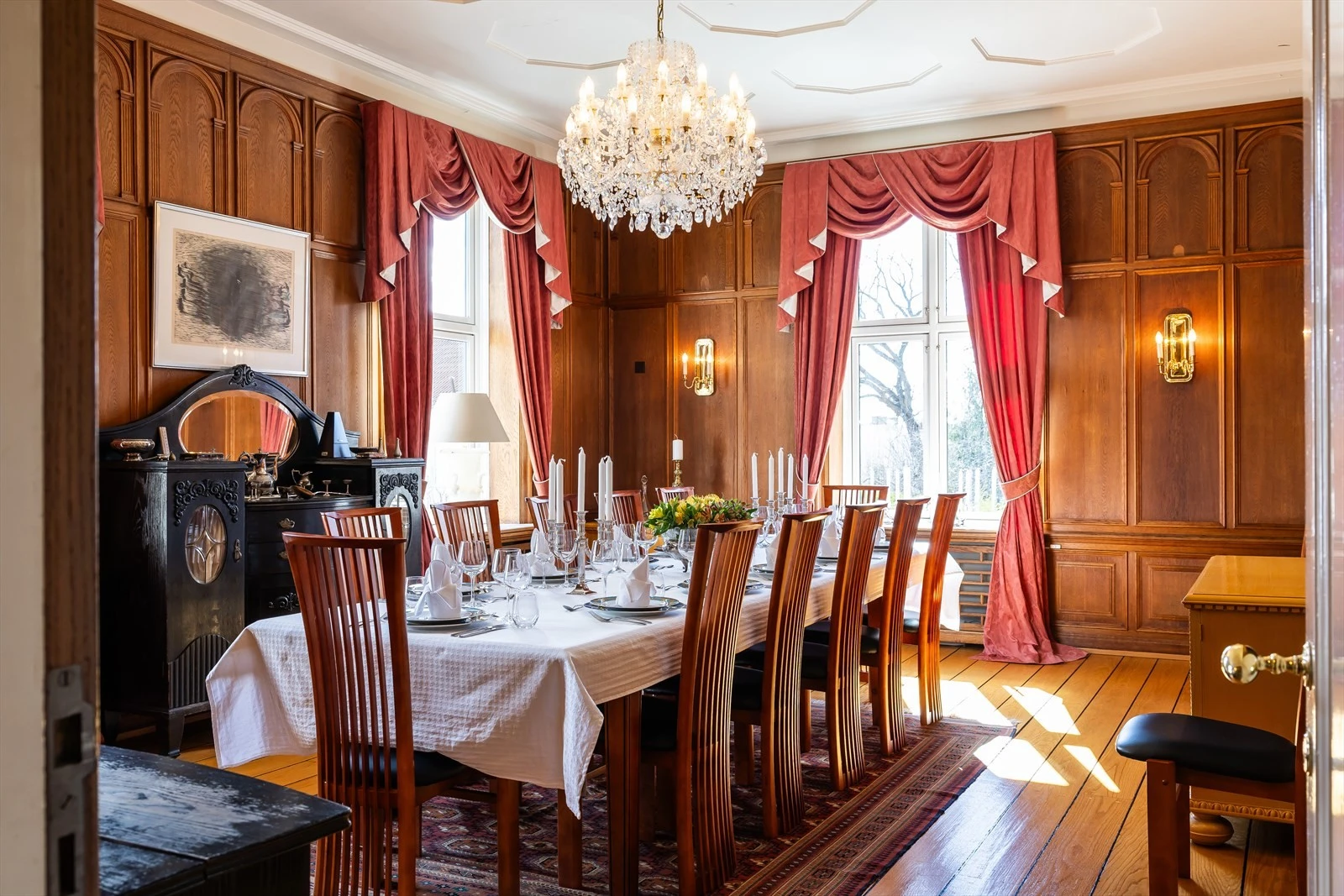 Ærverdig villaeiendom i jugendstil med svært attraktiv beliggenhet ...