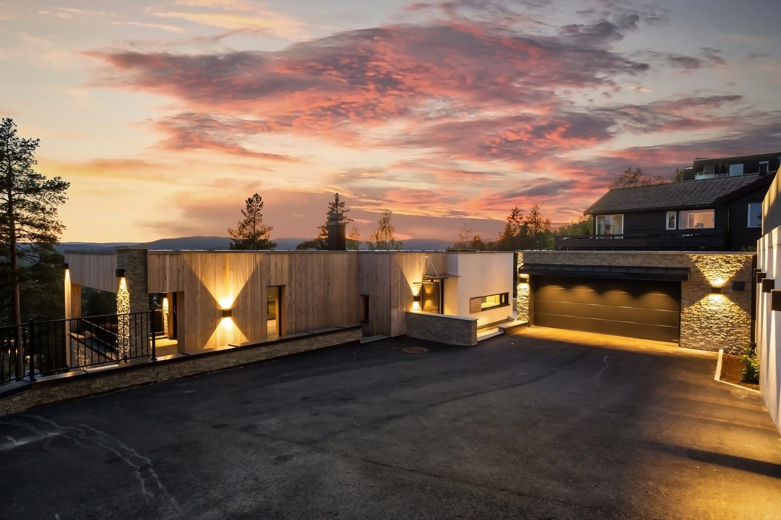 Nybygget, unik og eksklusiv enebolig tegnet av LOGG arkitekter ...