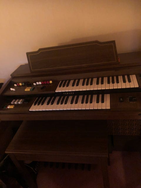 Keyboard og synth | Gis bort | FINN Torget