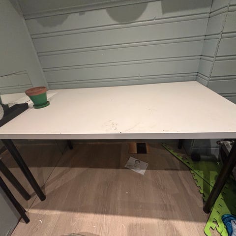 Hvit pult | FINN-torget