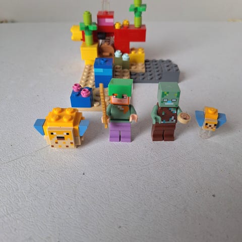 LEGO Minecraft Minecraft Turtle House 21254 Helt ny og billigst i Norge ...