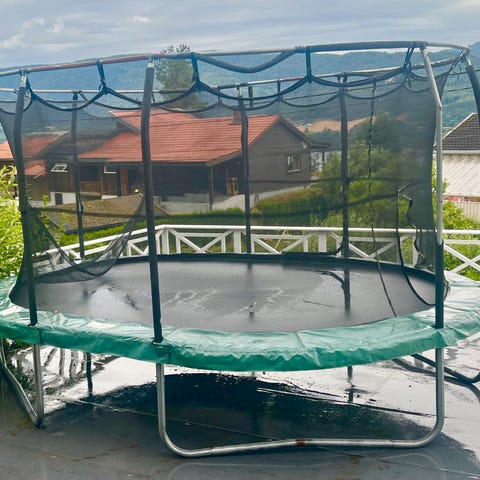 Jumpking oval stor trampoline 3.7 x 4,9 | FINN-torget