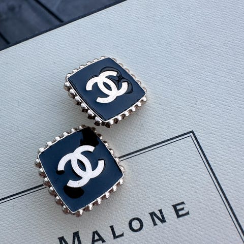 Unike øredobber Chanel redesign Med perle bak 🤍 | FINN-torget