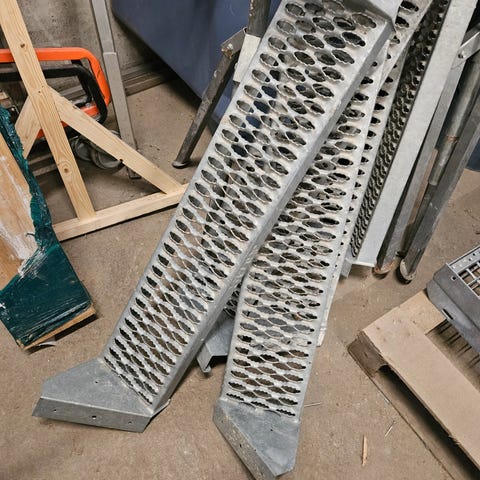 Galvaniserte trappetrinn | FINN-torget