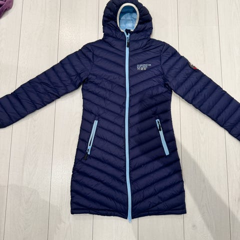 Scandinavian Explorer Dunkåpe Burgunder str XS | FINN-torget