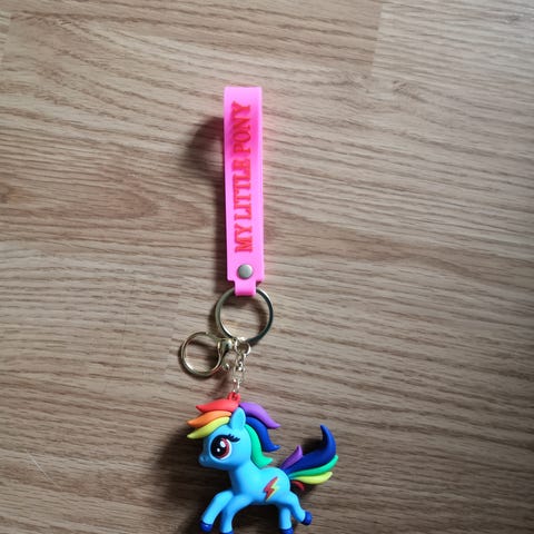 Ny Rainbow Dash ponni | FINN-torget