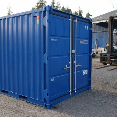 Standard fraktcontainer med lagringshyller | FINN-torget