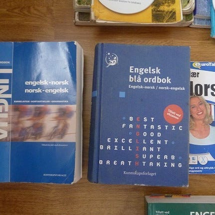 Pakkepris for 3 bøker! Ordbøker 2 stk. + synonymordbok. | FINN-torget