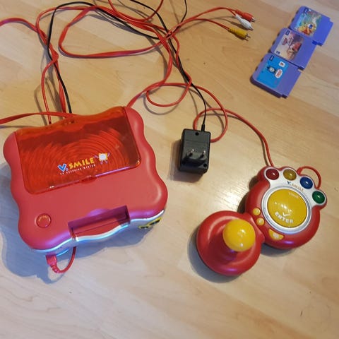 4 buzz kontroller til pl 2 og 3 ink spill | FINN-torget