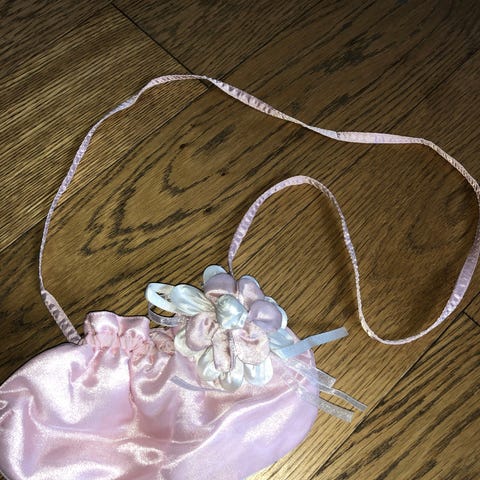 Veske med Anna og Elsa og Elsa flette med strikk | FINN-torget