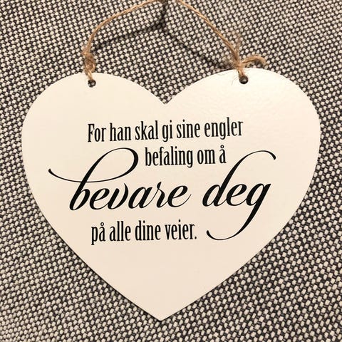 Pynteskilt med tekst - Husk gårdagen, Drøm, Lev i dag | FINN-torget