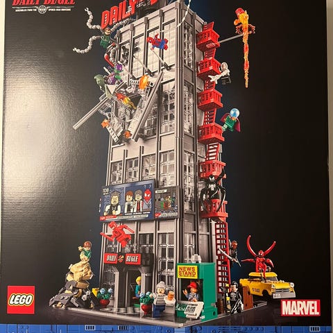 Lego Super Heroes daily bugle 76005 | FINN-torget