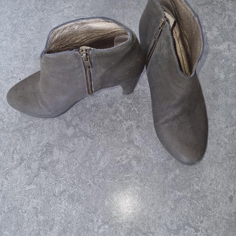 Debbie skinn boots (39) | FINN-torget