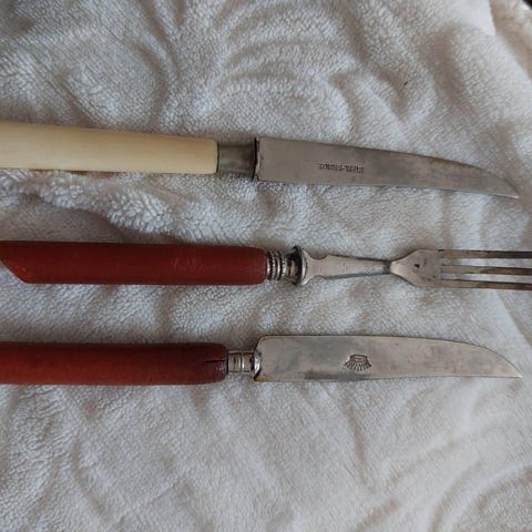 Fransk vintage stekeholder og gaffel, benhåndtak | FINN-torget