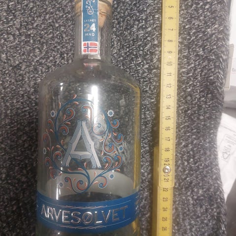 4 Stk forskelige Larsen cognac Vikingskip flasker | FINN-torget