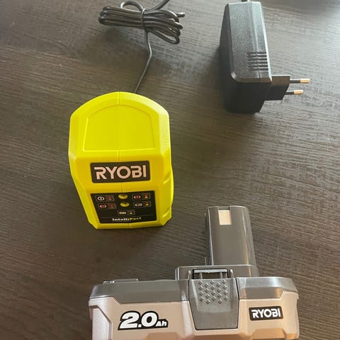 Nytt Ryobi Batteri Og Lader . | FINN-torget