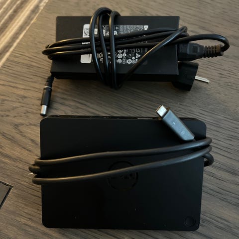 Dell D6000 USB-C 3.2 Gen 1 (3.1 Gen 1) Universal Docking Station - 130W ...