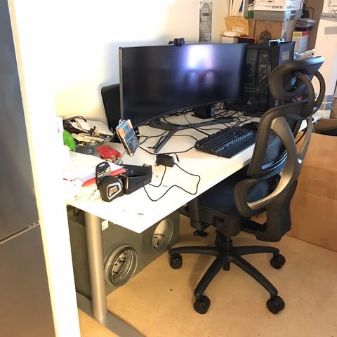 Hev senk pult i valnøtt | FINN-torget