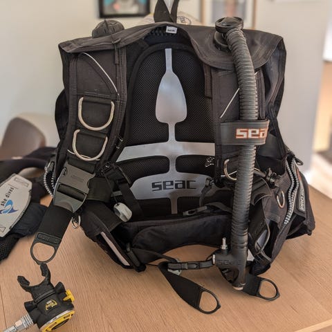 Waterproof H1 7mm Hette Str. L | FINN-torget