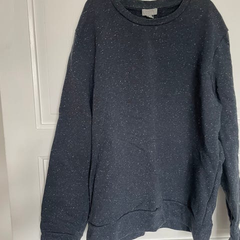 To fine collegegensere fra COS – størrelse S | FINN-torget