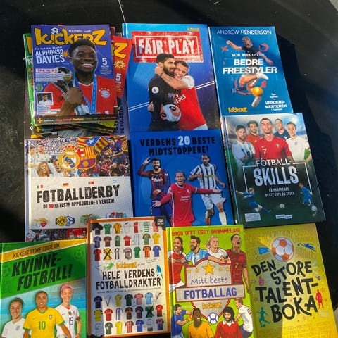 Fotballrevyen nr 12, 1977. Lagbilde av Middlesbrough | FINN-torget