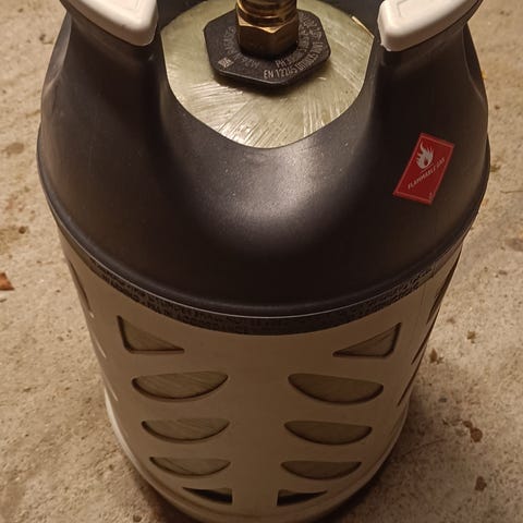 Gassbeholder 10 kg. Kompositt. | FINN-torget