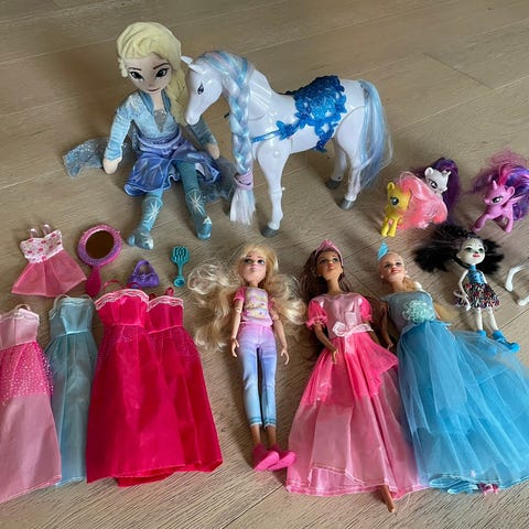 Stor samling barbie, lottie, ++ | FINN-torget