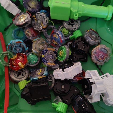 BeyBlade Burst Original bane + spinnere + ekstrautstyr | FINN-torget