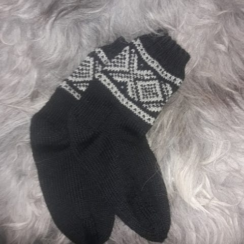 Ullsokker / raggsokker str 43 håndstrikket | FINN-torget