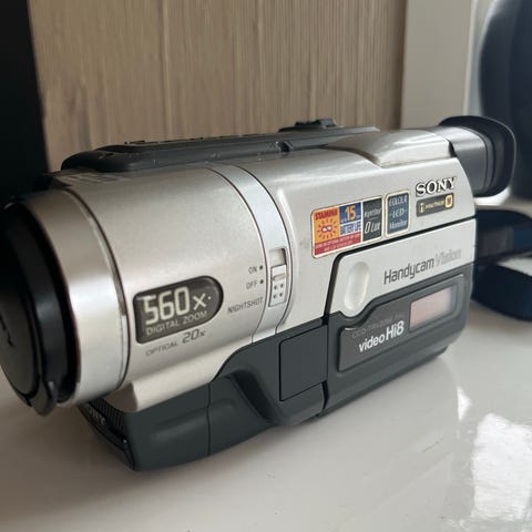 Vintage Sony DCR-HC19E MiniDV Handycam-videokamera m/ lader og batteri ...