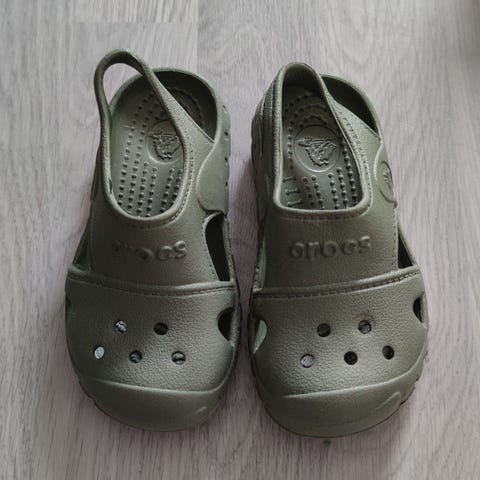 Crocs sko str 27 Hai mønster innesko / tøffler / slippers | FINN-torget
