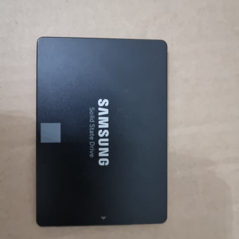 Få fart på PCen med WD PC SN720 NVMe 512GB SSD med Windows 10 Pro.. | FINN-torget