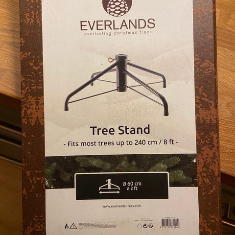 Gutta i trehuset | FINN-torget