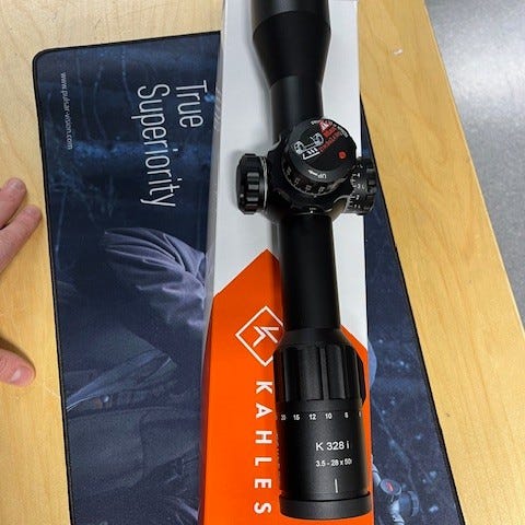 Kahles 5-40x56 med spuhr montasje | FINN-torget