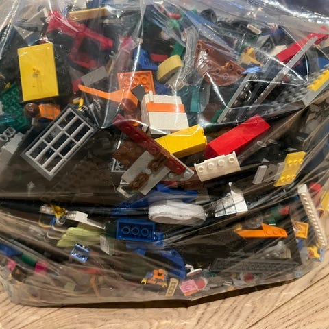 STOR LEGO PAKKE 5 KG, MER ENN 75 MINIFIGURER | FINN-torget