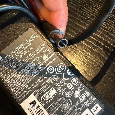Lader hp model PPP009C, 19.5V / 3.33A / 65W | FINN-torget