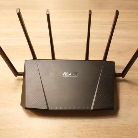 Asus wireless ac3200 tri-band gigabit router | FINN-torget
