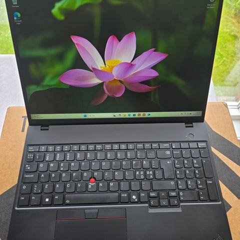 Thinkpad T16 Gen 1 Magnesium. Intel Core i7, 16gB DDR4 RAM, 512 gB SSD ...