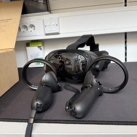 Varjo Aero med base station og VR kontrollere, selges som pakke | FINN ...