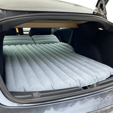 Helt ny og ubrukt/uåpnet luftmadrass til Tesla model Y selges | FINN-torget
