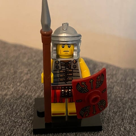 Lego Roman Soldier fra CMF serie 6 | FINN-torget
