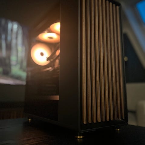 Lekker nybygget gaming/kontor PC |RTX 5070T i|9800X3D|32GB RAM | FINN ...