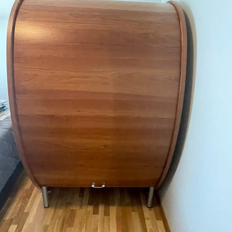 Stor Moderne elegant hev senk kontor pult med buet front og nedfelt ...