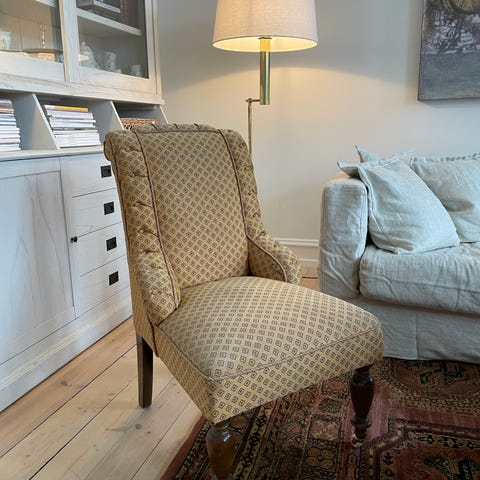 Mahogny Queen Anne lenestol og lampe | FINN-torget