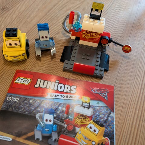 Lego Cars 10742 - Fartstrening i Willy's Butte | FINN-torget