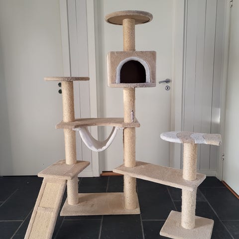 Stort katte stativ med seng,hus og klore møbel | FINN-torget