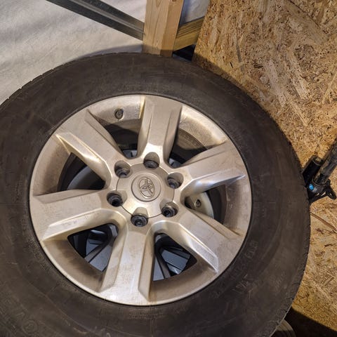 Felger til Toyota Hilux | FINN-torget